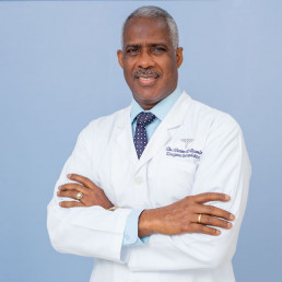 Dr. Víctor Robert Ravelo